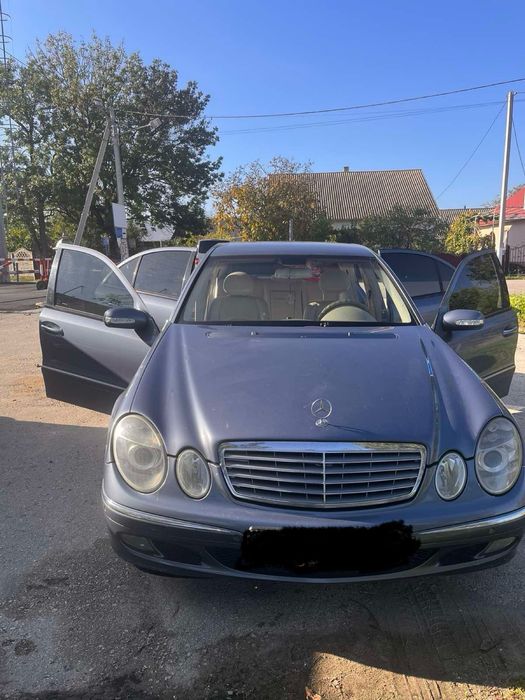 Mercedes-benz w211: 3 500 $ - Mercedes-Benz Сокиряни на Olx