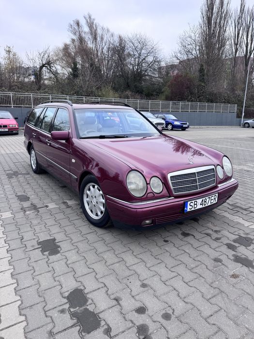 Mercedes E240 kombi, bez rdzy, youngtimer, 7 osób Szczecin Centrum • OLX.pl