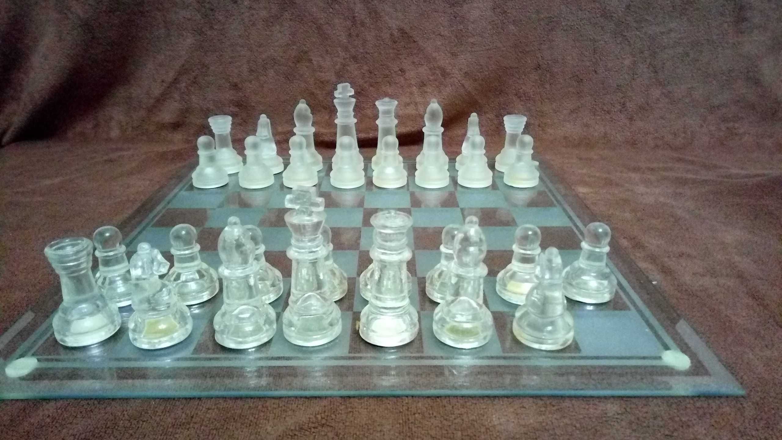Стеклянные шахматы: 300 грн. - Настольные игры Одесса на Olx