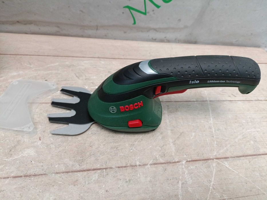 Bosch Isio акумуляторний кущоріз, садові ножиці 3,6В + рукавички Bosch: 2 851 грн ...