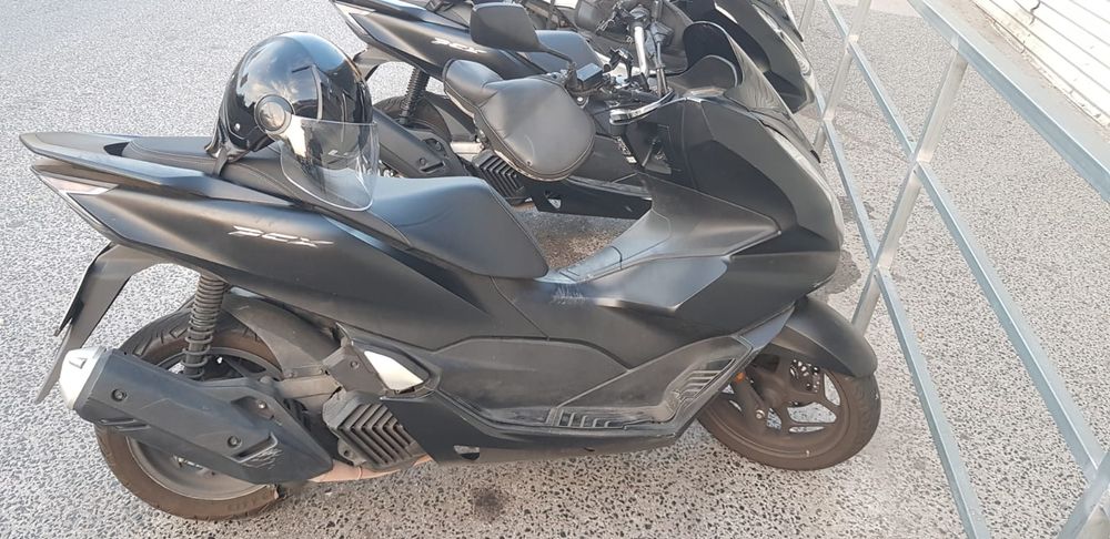 Mota pcx para vendair Encosta do Sol • OLX.pt