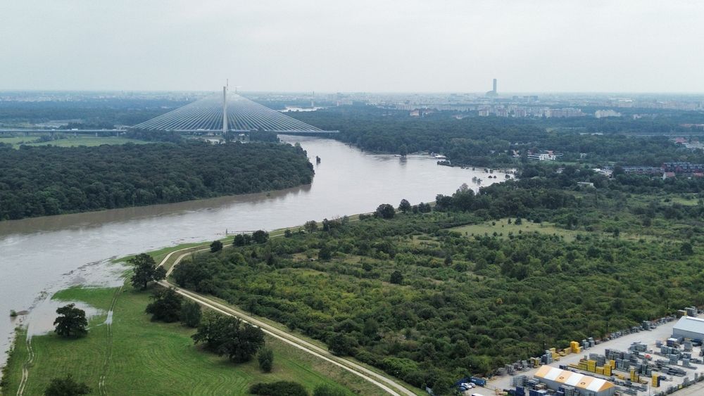 Profesjonalne nagrania/zdjęcia z drona Wrocław Fabryczna • OLX.pl