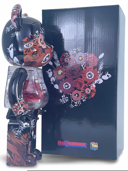 Статуетка Bearbrick x Flora Flower Red 400% 28 см Квітковий сад: 4 200 ...