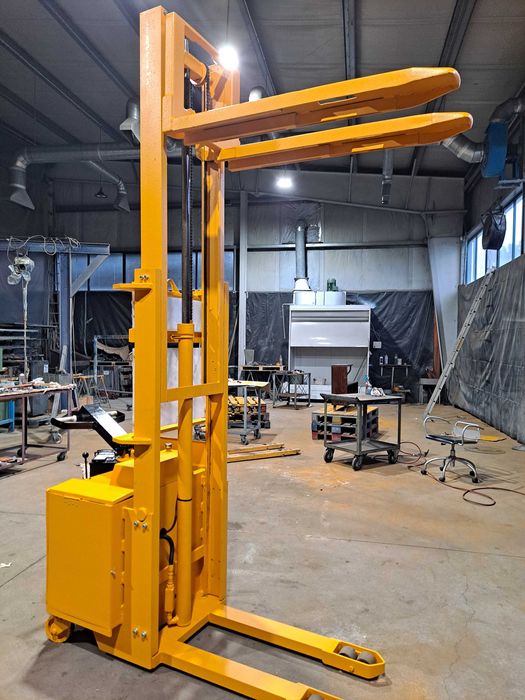 Stackers Jungheinrich Empilhadores Vários modelos Marinha Grande • OLX.pt