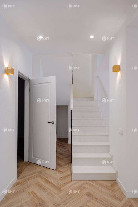 Холодна Гора (Холодная Гора Залютино), Будинок з бассейном, 116912: 350 000 $ - Продаж будинків ...