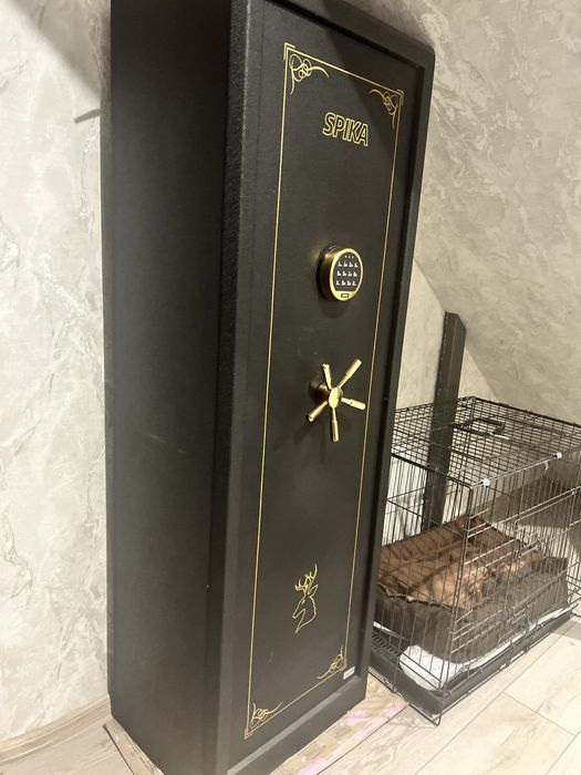 Продам сейф 35000 грн 35 000 грн Офісні меблі Старі Кодаки на Olx