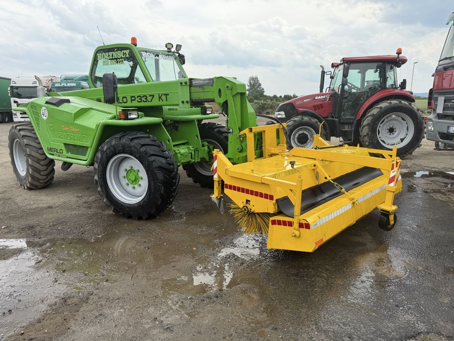 Zamiatarka zawieszana z koszem ladowarka merlo na euro ramke z koszem ...