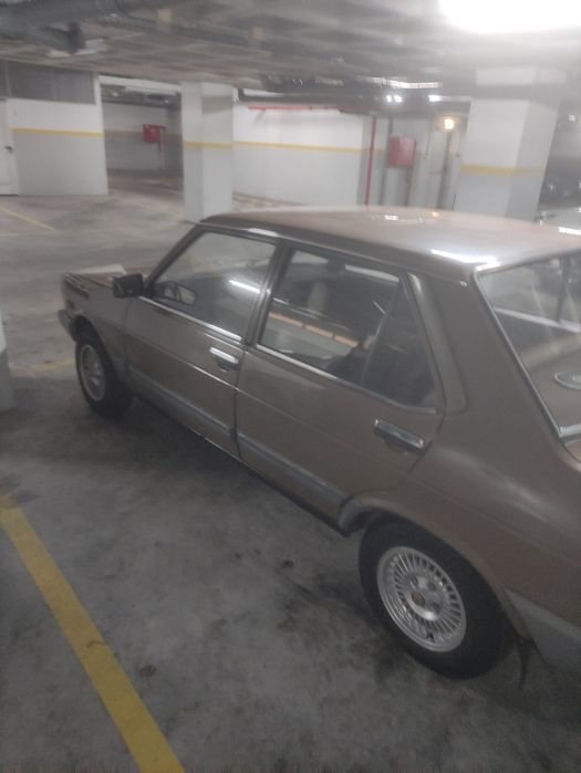 Fiat 131 Mirafiori CL 1.4 1982 Paranhos • OLX.pt