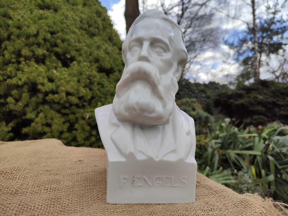 Porcelanowa figura popiersie FRYDERYK ENGELS Radom • OLX.pl