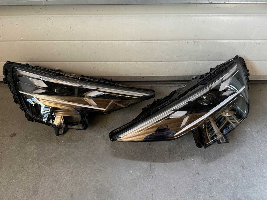 AUDI Q8 4M8 Фари передні Laser рестайл: 950 $ - Передні фари Стара ...