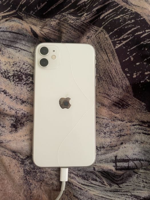 Iphone 11 виживаний: 3 500 грн. - Смартфони / мобільні телефони Київ на Olx