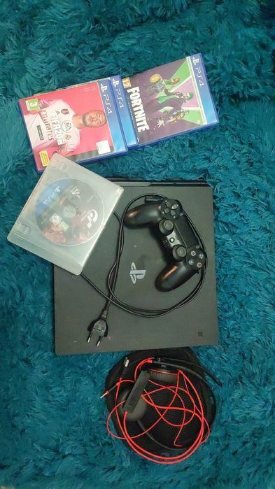 PS4 Pro 1Tb com comando Rio Tinto • OLX Portugal