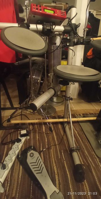 Bateria Yamaha DTXPRESS II Usada & Em bom Estado. Baixa Da Banheira E ...