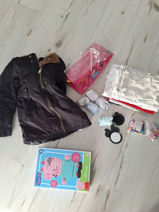 Oddam rzeczy że zdjęcia dla dziewczynki 80-98 Rzeszów • OLX.pl