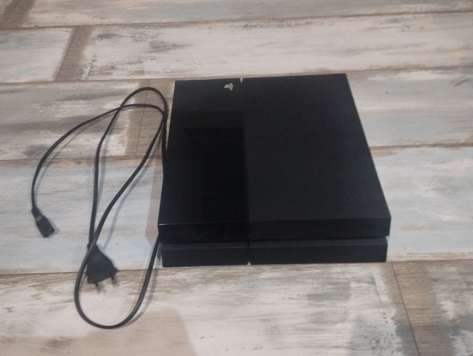 Sprzedam uszkodzone ps 4 Pieńki Królewskie • OLX.pl