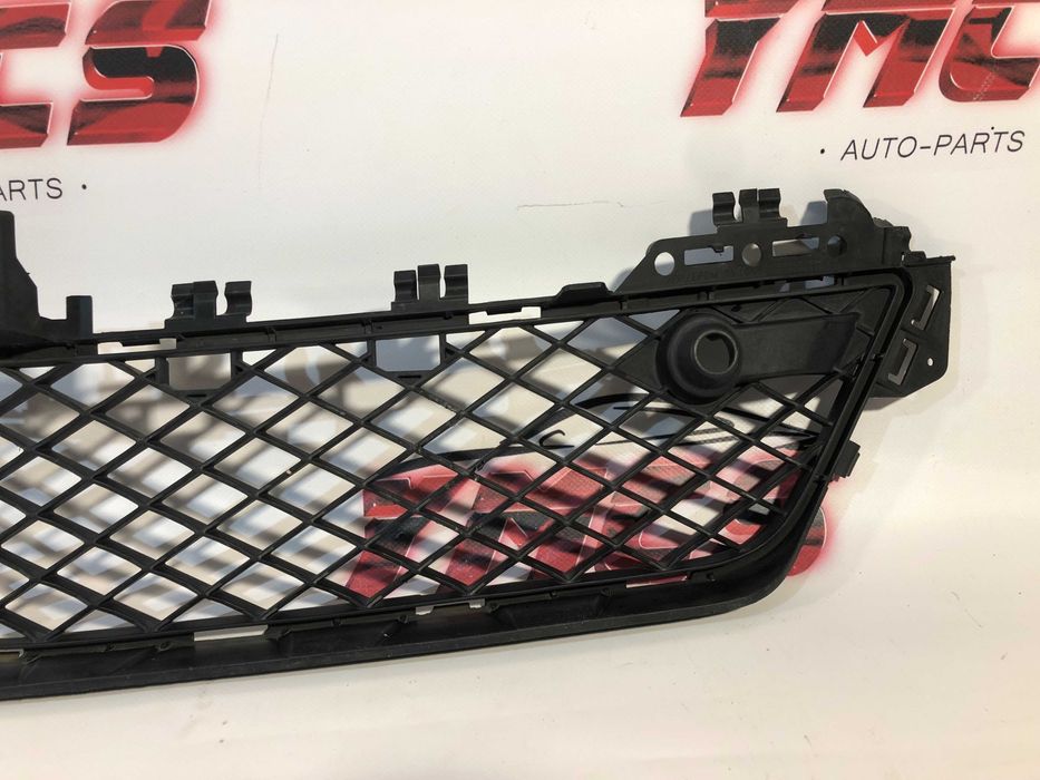 Grelha Parachoques MERCEDES W204 CLASSE C ORIGINAL São João de Ver ...