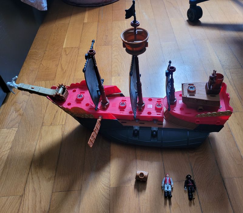 Matchbox Mega Rig Pirate Ship N6087 Alcochete • OLX.pt