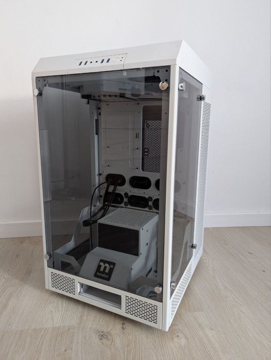 Thermaltake The Tower 900 Snow Full Tower Oława • OLX.pl