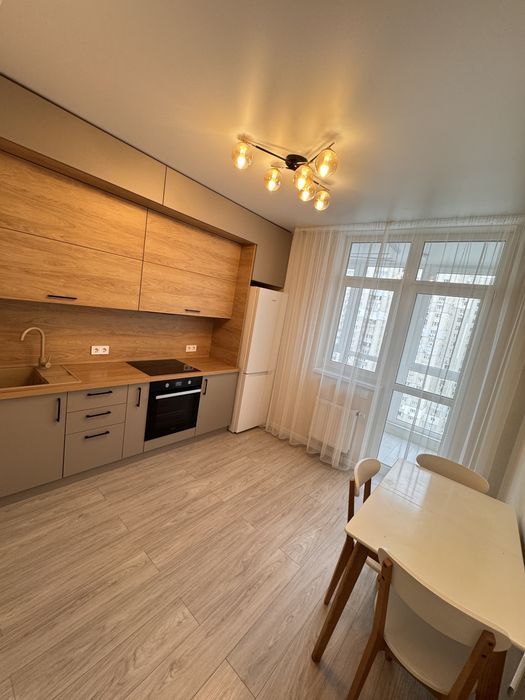 Оренда 1к є генератор ! ЖК Лебединий м Харківська вул Ревуцького 40 Б ...