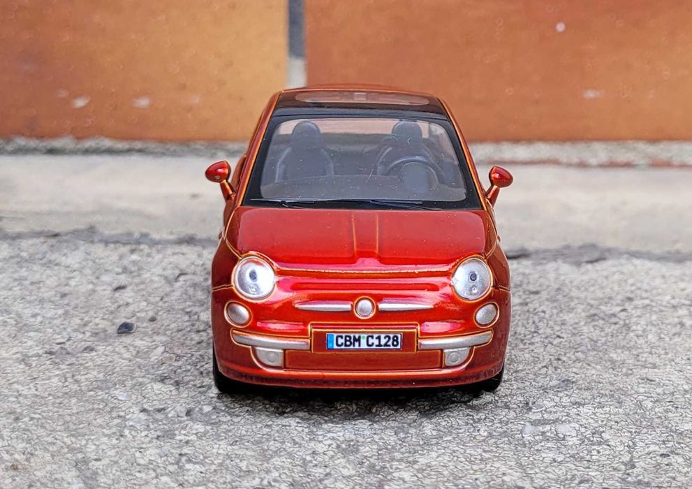 Wiśniowy piękny Fiat Kolekcja modeli Fiat 500 Unikat 1:34 Legnica • OLX.pl
