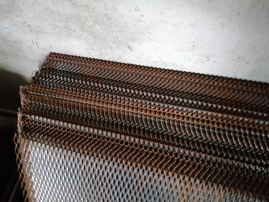 Chapas em metal distendido Braga • OLX Portugal