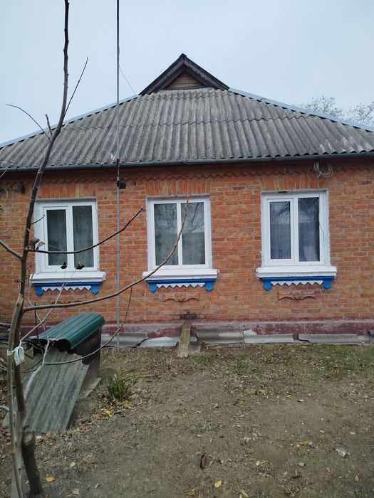 Продам будинок в селі Козарівка: 4 000 $ - Продаж будинків Козарівка на Olx