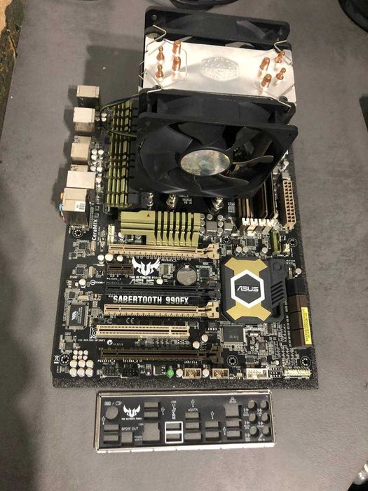 Материнская плата ASUS TUF SABERTOOTH 990FX AM3+ DDR3 FX8300: 2 700 грн ...