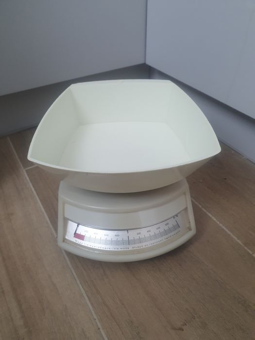 Stara waga kuchenna PRL Piotrków Trybunalski • OLX.pl