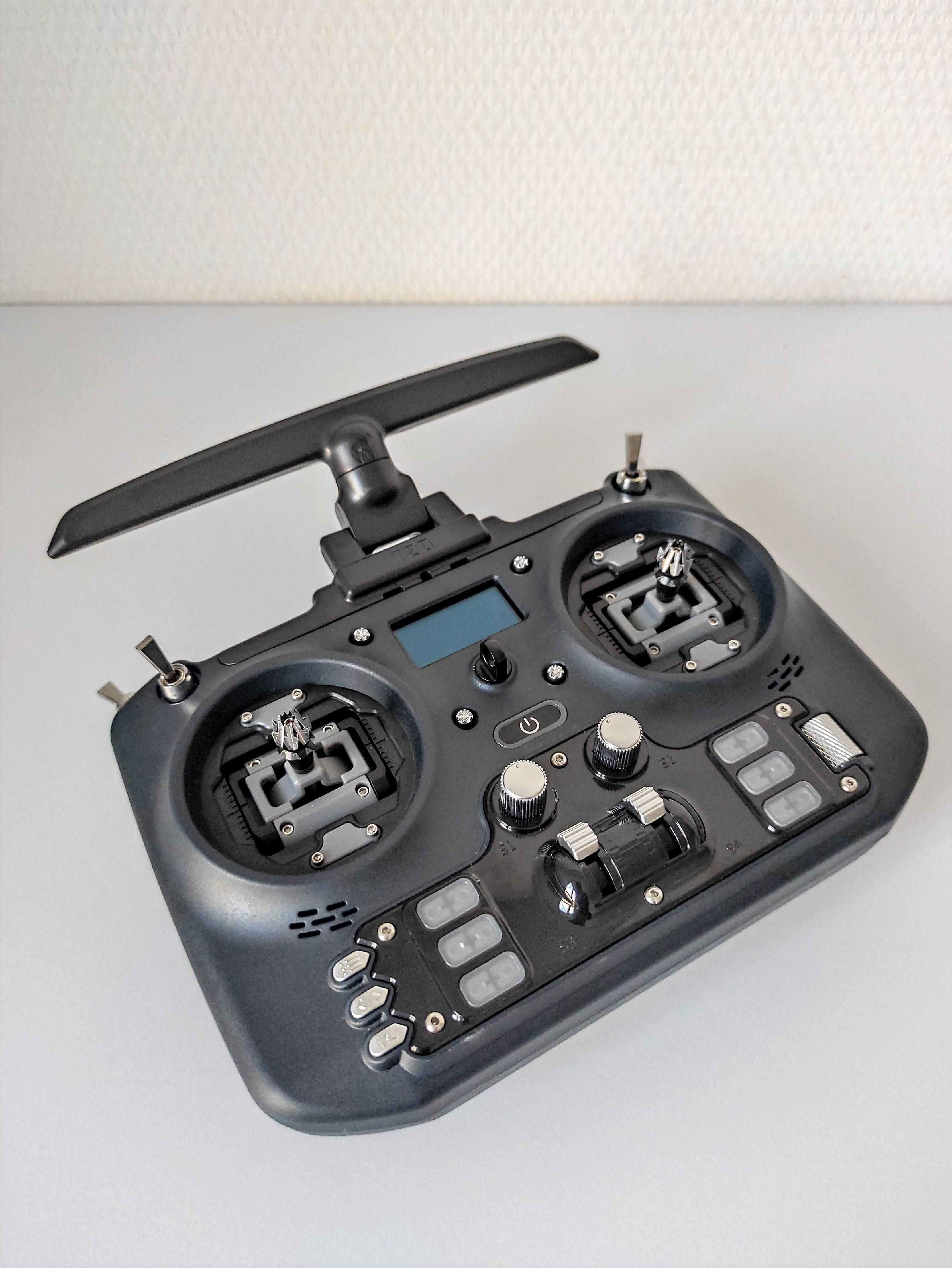 Пульти для FPV дрона Jumper T20 (нові в плівці) 915 МГц, ELRS 1 Вт: 4 ...