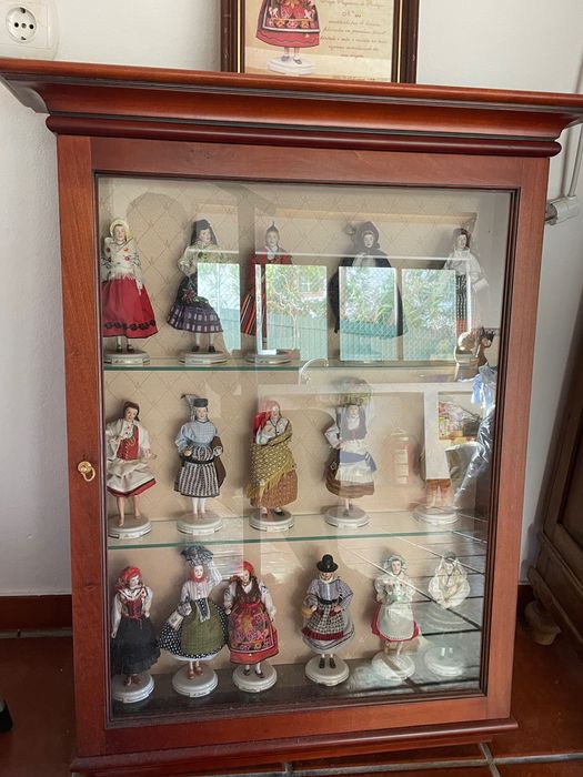 Coleção de bonecas vintage e tradicionais São Clemente • OLX Portugal