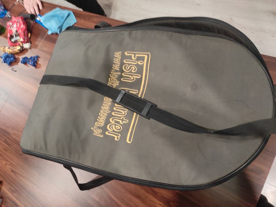 Łódka zanętowa na kadłubie fish Hunter plus torba transportowa Pszenno ...