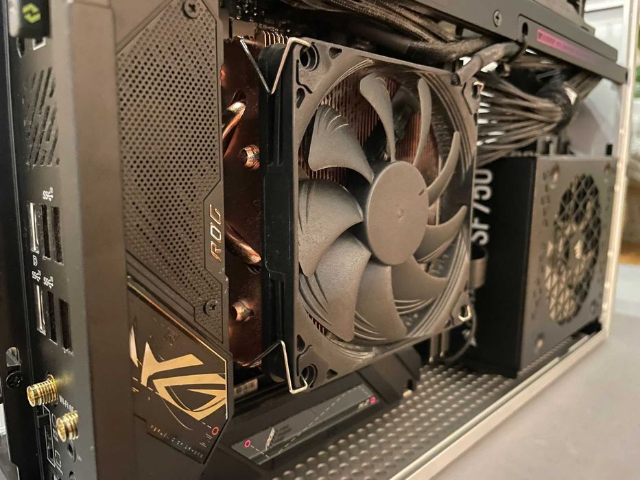 SEM GPU | Mini ITX Ncase T1 – Ryzen 7 7800X3D, 32GB DDR5, Silencioso ...