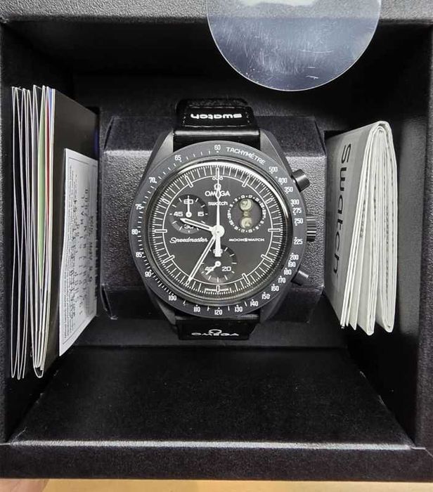 Swatch x Omega Bioceramic Moonswatch Mission To Moonphase Snoopy Black ...