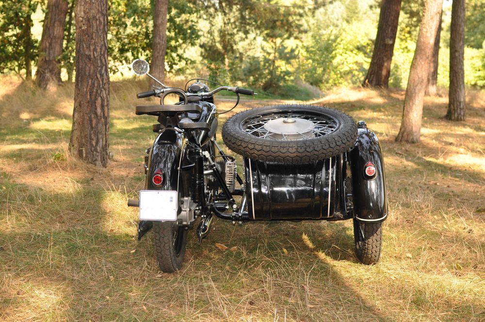 Motocykl z wózkiem bocznym KMZ K-750 Konin • OLX.pl