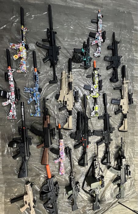 Автомати на орбізах АК 47 М4 Deagle M416 HK416 та інші: 2 500 грн ...