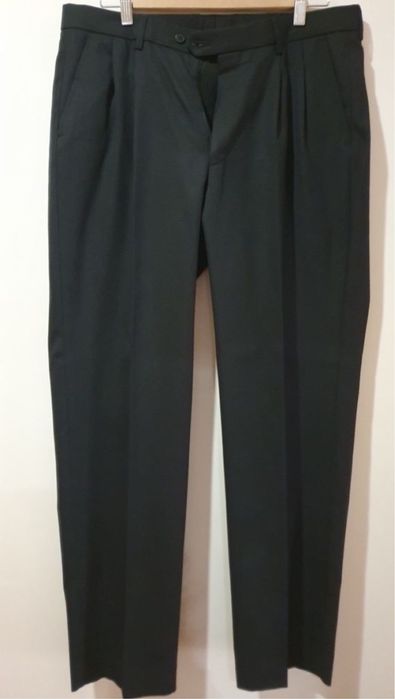 Traje académico (hábito talar) da Universidade do Porto Paranhos • OLX.pt