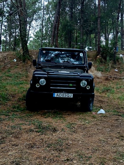 Defender 110 td5 Crew Cab Sequeira • OLX.pt