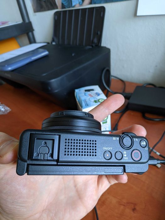 Sony ZV-1F + statyw Bluetooth GP-VPT2BT Sieradz • OLX.pl