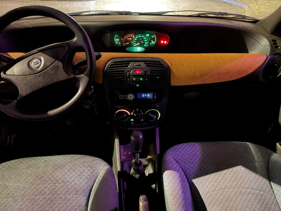 Lancia y 1.1 gasolina ano 1999 Águas Livres • OLX.pt