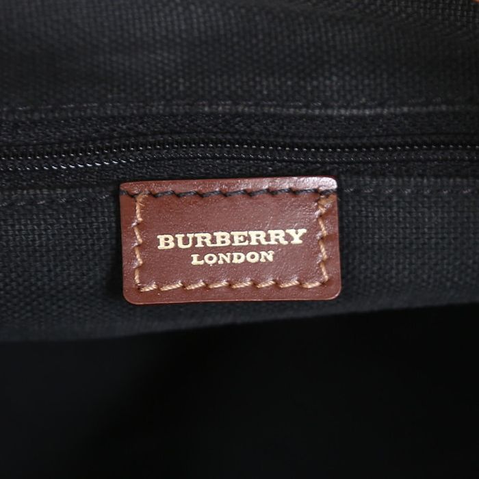 Burberry original em ótimo estado Santa Joana • OLX.pt