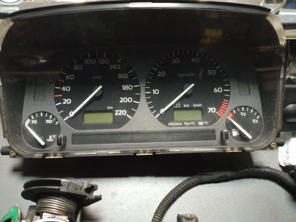 VW Golf 3 GT 1.6 alternator rozrusznik aparat lampy MFA wtryski luster ...