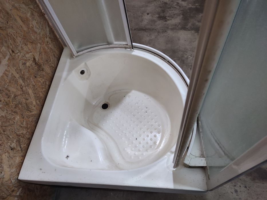 Продам душову кабіну б у рамну розмір 90 90 ціна 1500 грн