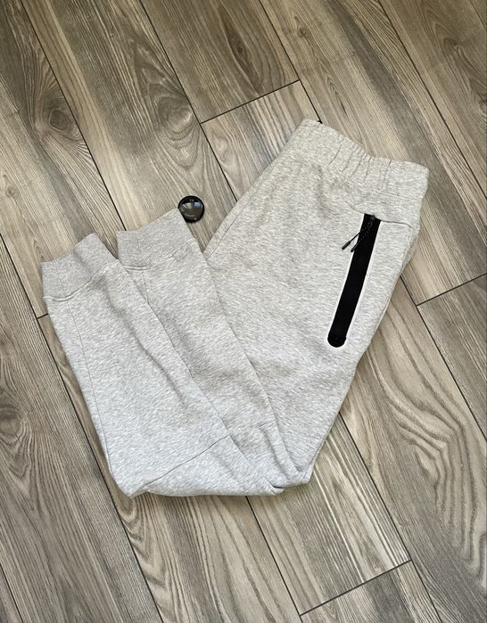 Утеплені штани nike tech fleece XL: 640 грн. - Спортивні штани Рівне на Olx
