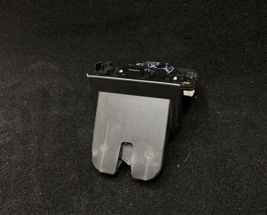 Audi A3 8P A4 B7 A6 C6 Q7 zamek tylnej klapy bagażnika tył Chocianowiec • OLX.pl