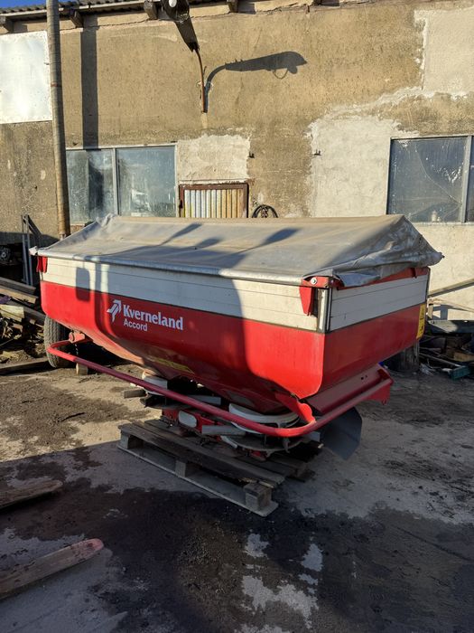 Rozsiewacz nawozu Kverneland Exacta CL 1500l Kinowo • OLX.pl