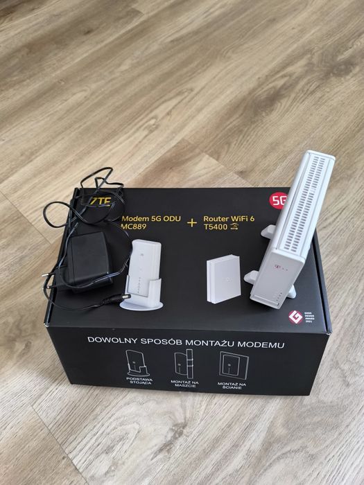 T-Mobile 5G Box ODU i T-Mobile 5G Box IDU Mobile 5G Box ODU i T-Mobil ...