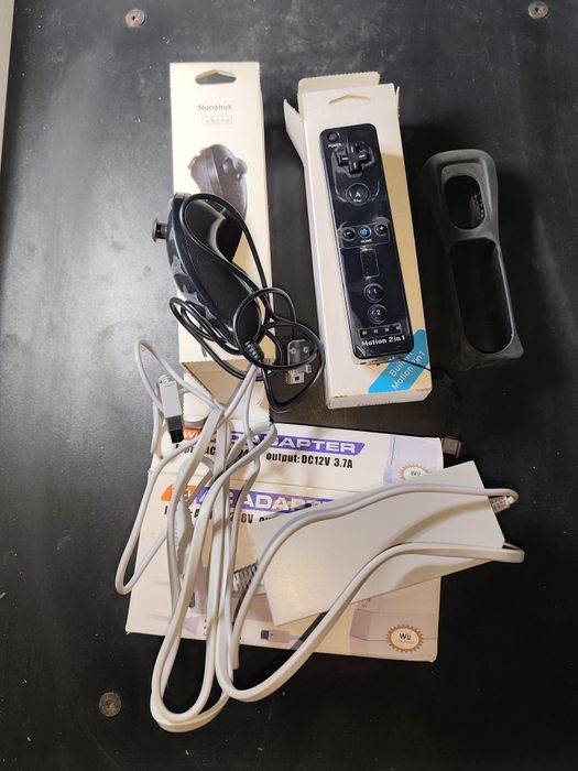 Konsola Nintendo Wii plus akcesoria Łazy • OLX.pl