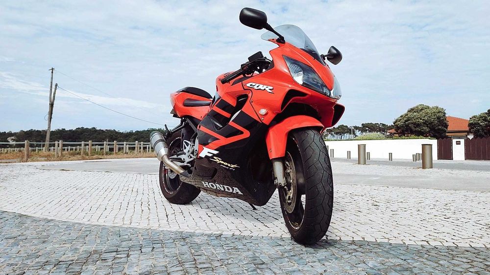 Honda CBR 600 F4i Red Edition Cidade Da Maia • OLX Portugal