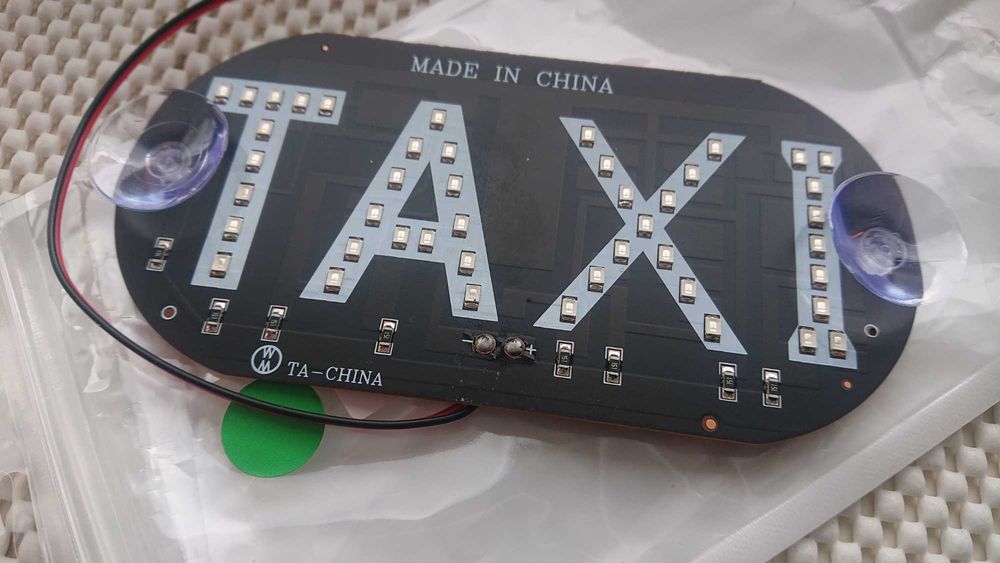 Табличка TAXI світлодіодна, на присосках, LED шашка для таксі плафон ...