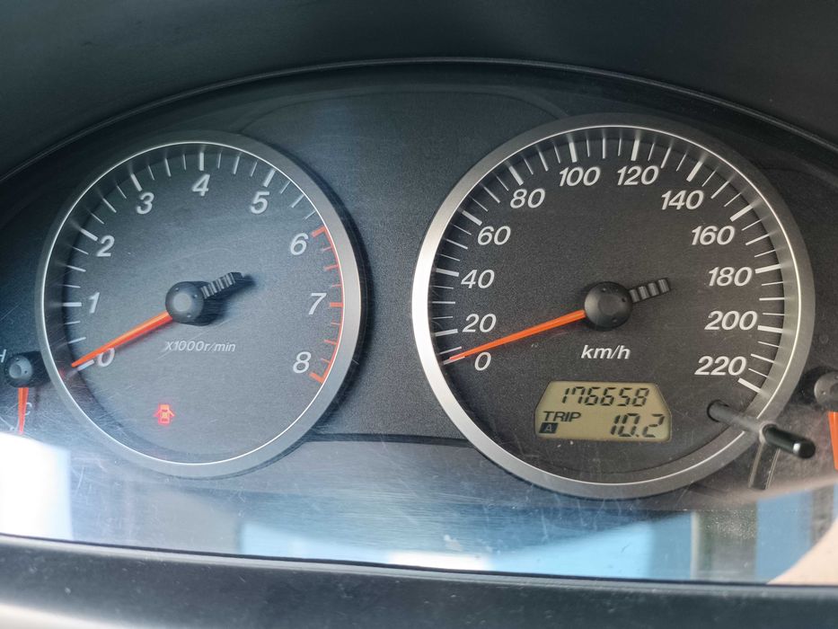 Mazda 2 1.25 Confort ar. Ano 2005. IUC e nspeção ok. Valongo • OLX.pt